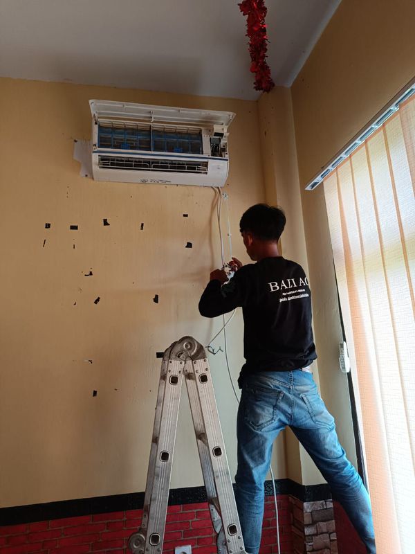 BONGKAR PASANG AC SPLIT 1 PK