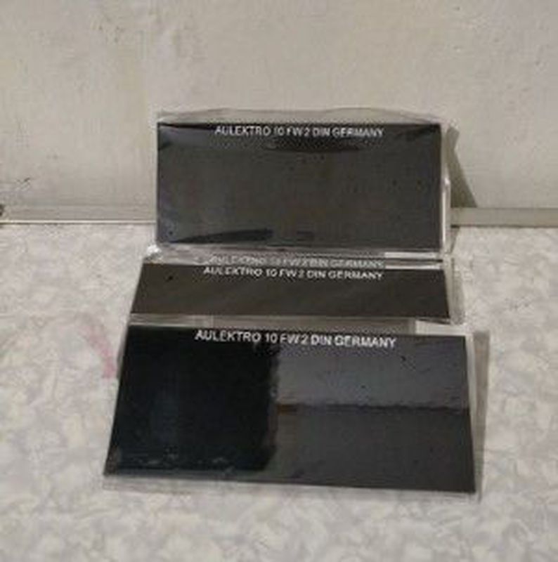 Kaca Las Hitam No. 10