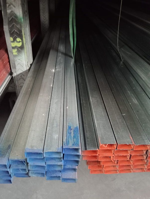 HOLLO STALL GALVANIS 20X40 - 0,9