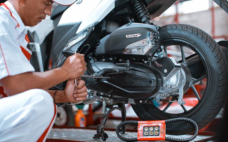 paket servce kendaraan bermotor roda dua