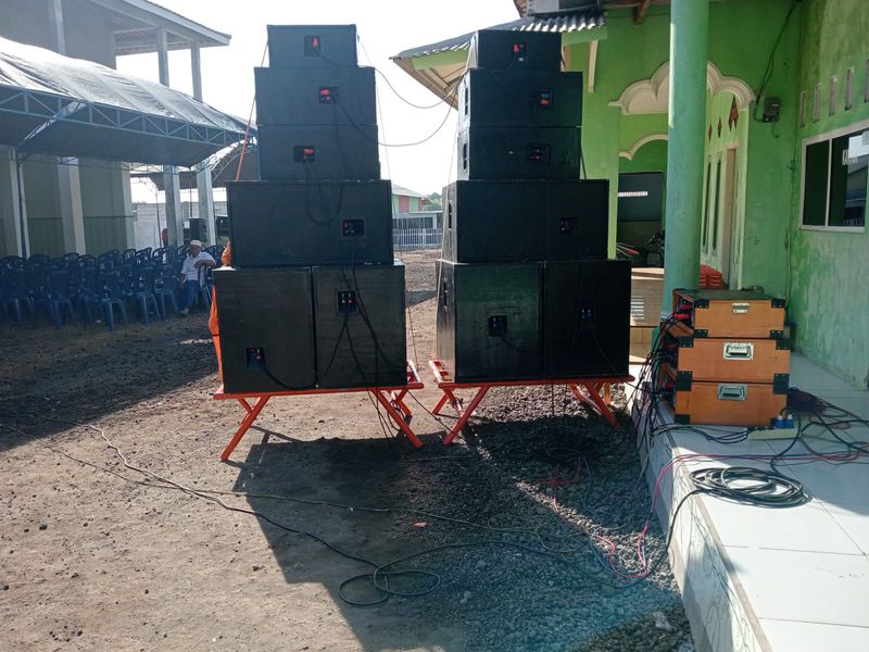 Sewa Soundsistem - Hitam