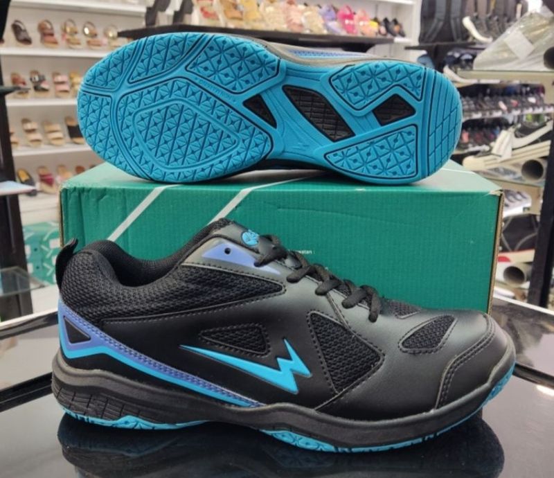 sepatu kets olahraga - 43