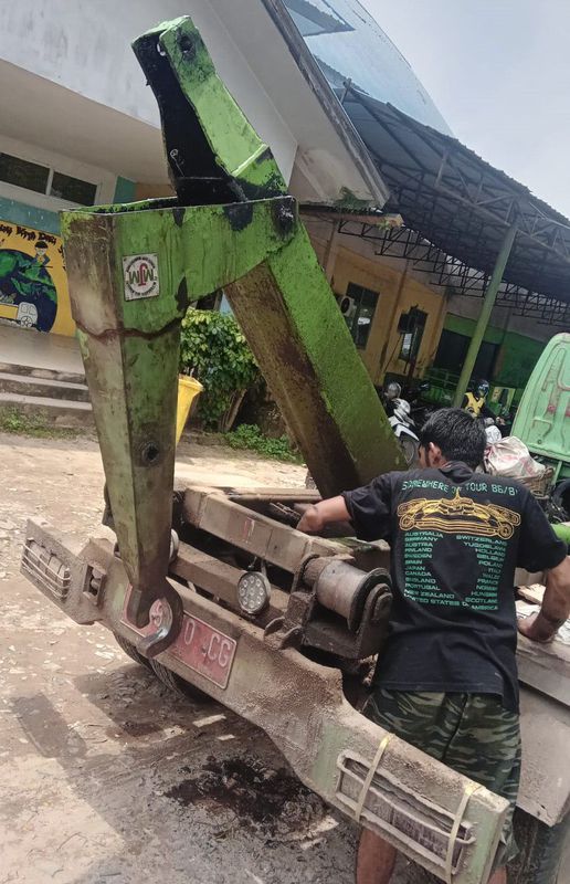 Jasa perbaikkan hidrolik amroll