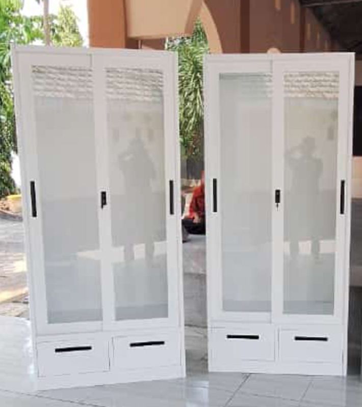 Almari Besi Pintu Kaca
