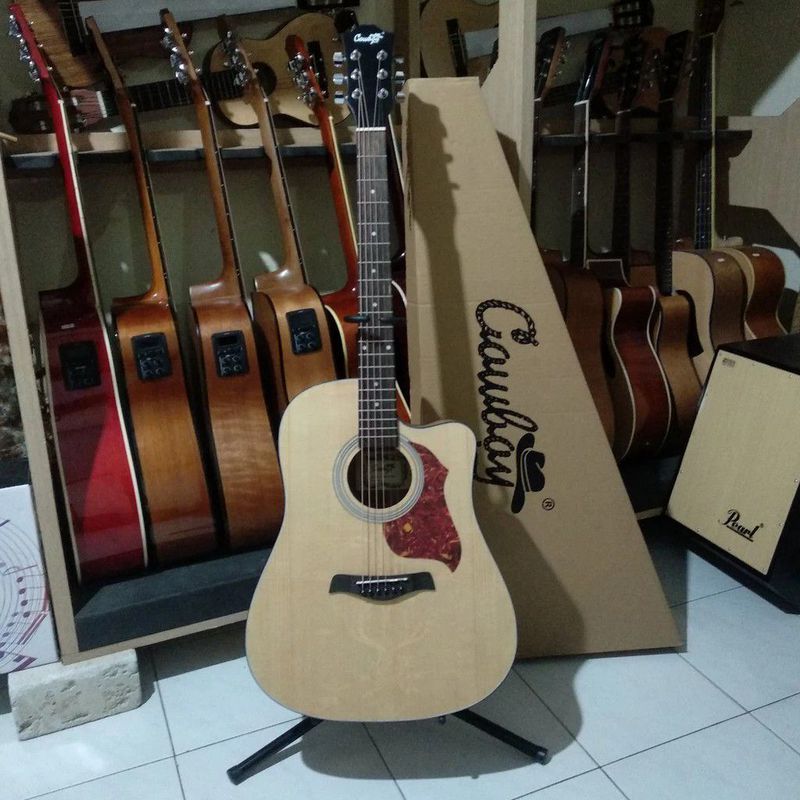 Gitar Kayu Merk Cowboy