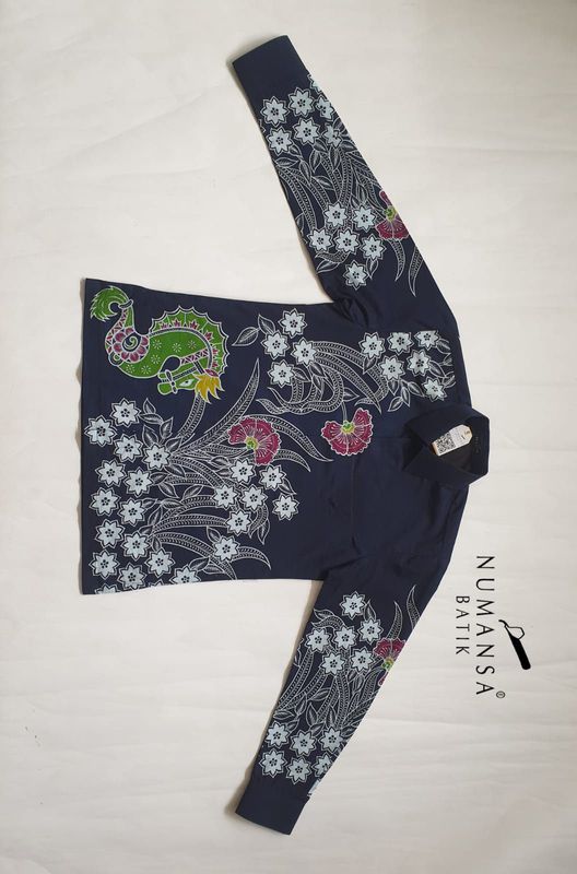 Kemeja Batik Motif Kuda Lumping dan bunga karang Hitam (Pria Wanita)