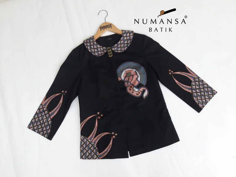 Kemeja Batik Motif Kuda Lumping