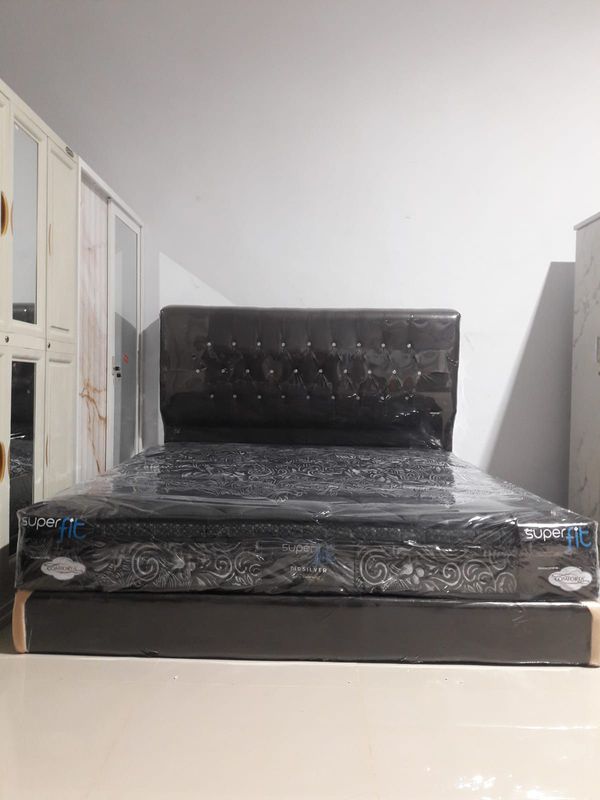 SPRINGBET COMFORTA 180X200 SUPER FIT 1 SET DIVAN DAN SANDARAN - Hitam