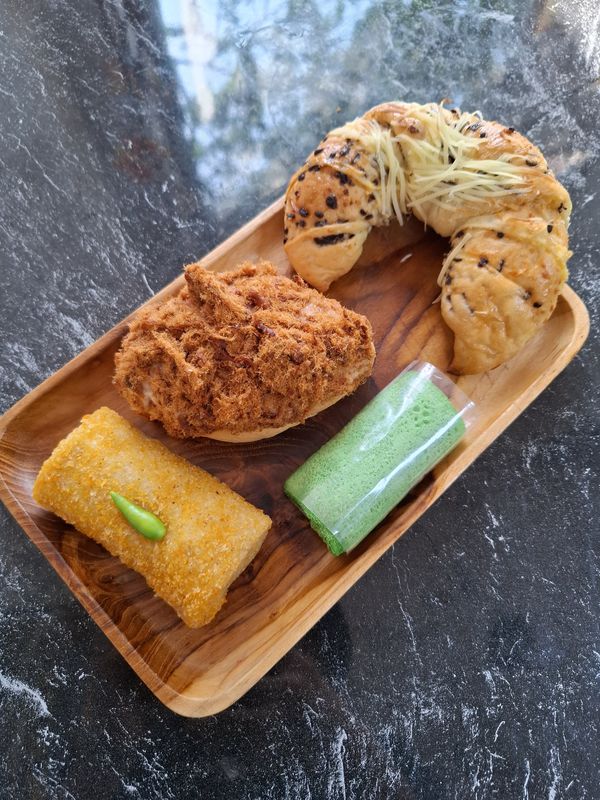 Paket Snack Box J - Roti Premium