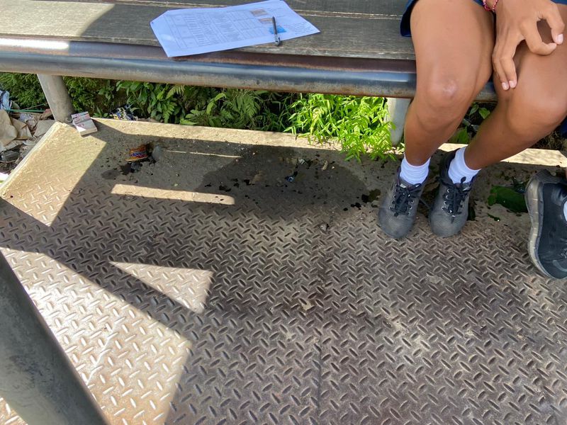 Pekerjaan Lantai Halte Ukuran 60x240