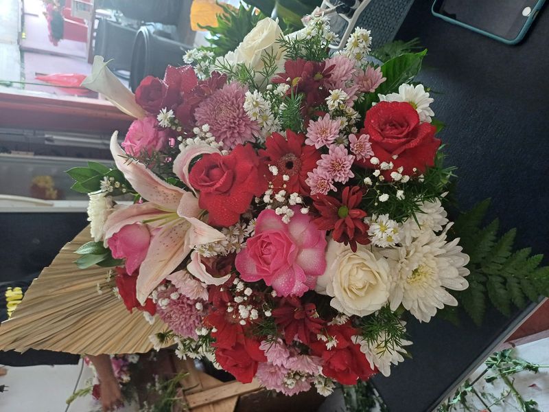 rangkaian bunga bucket box