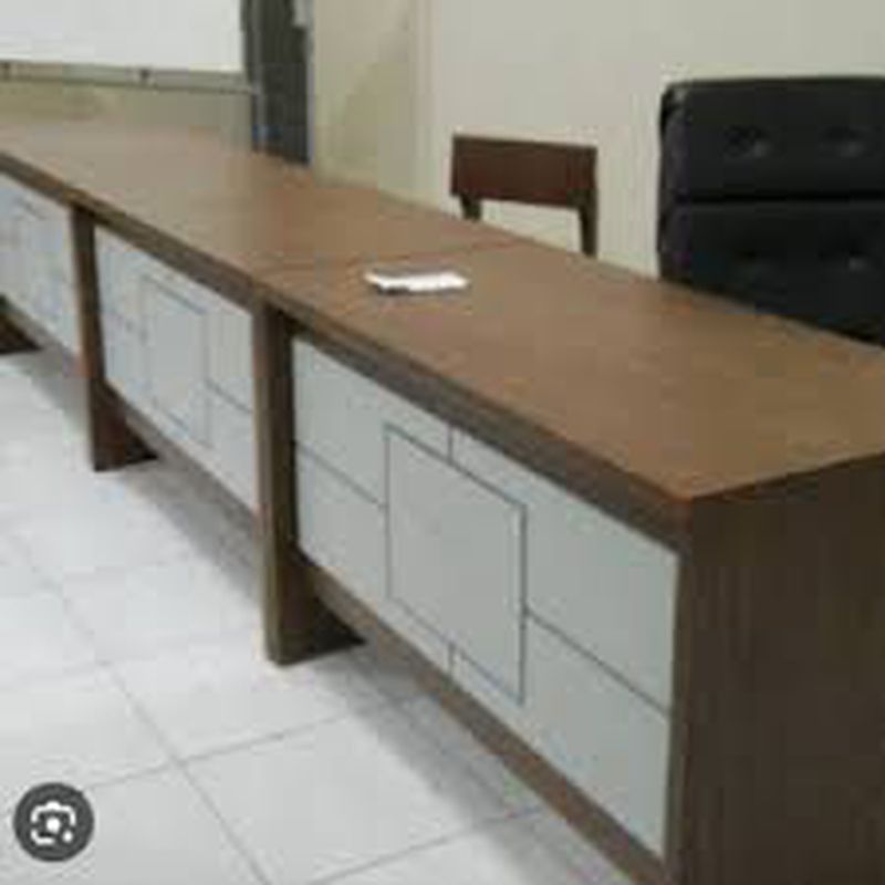 Meja Panjang