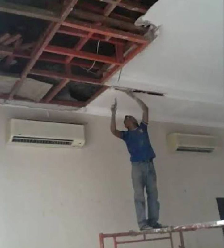 Bongkar Plafond