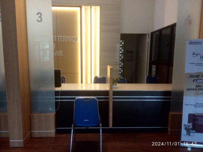 Front Office Set