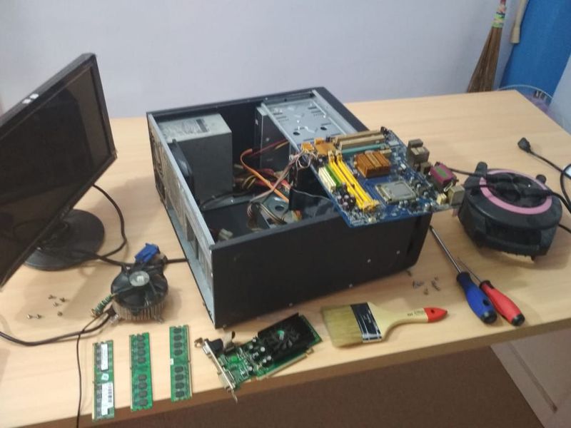 Jasa Perbaikan dan Pemeliharaan komputer