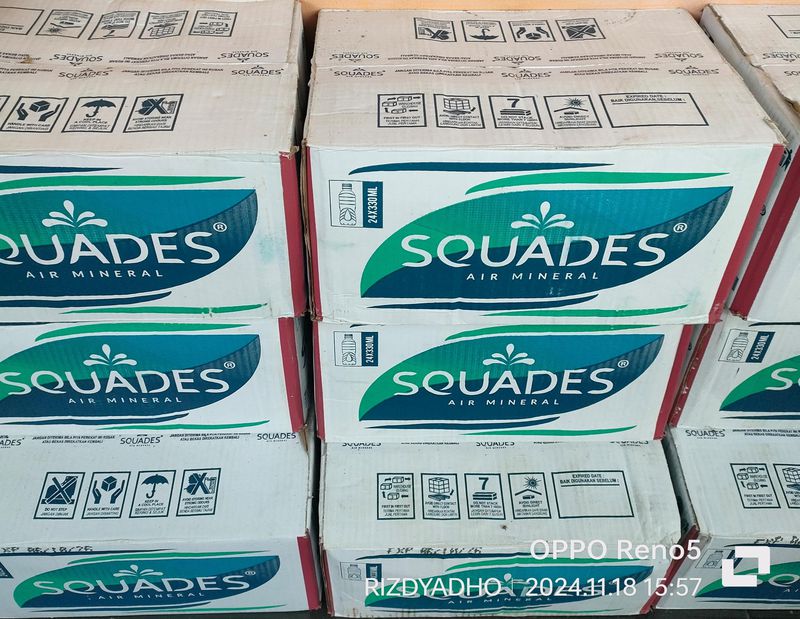 Air MIneral Squades Botol 330ml