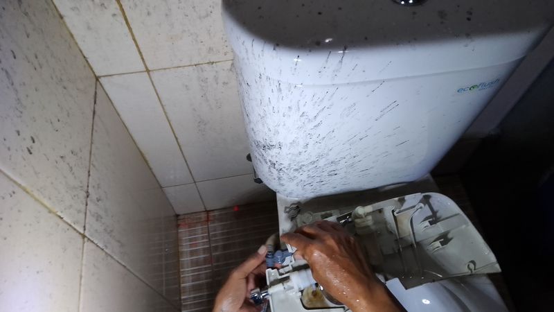 Perbaikan atau perawatan Toilet - B