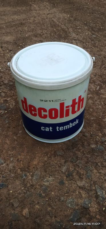Cat Decolith warna cream