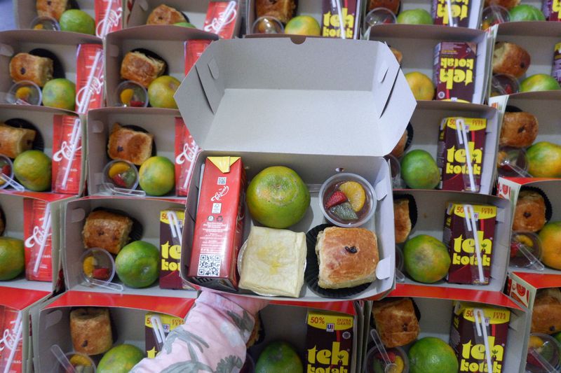 SNACK BOX PAKET 20RB