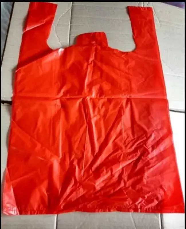 Pelastik Merah Besar