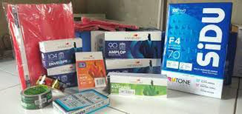 PAKET ATK 05=960,000,,map plastik,,buku nota,kwitansi,,lakban besar,kertas