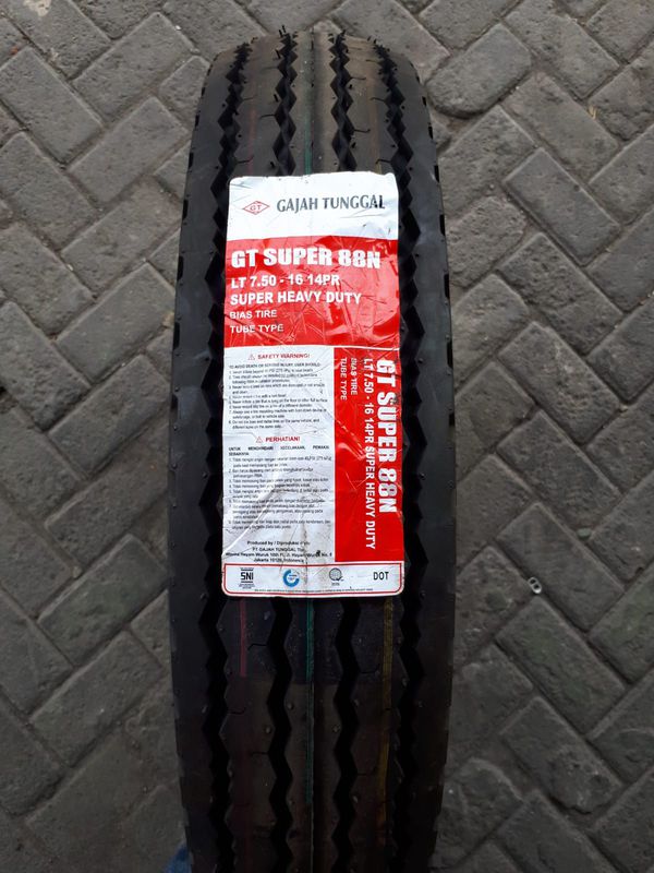 BAN LUAR 750X16 SUPER GT