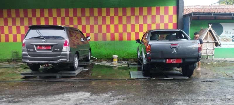 paket pemeliharaan mobil Strada