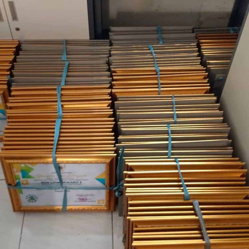 SERTIFIKAT BERPIGURA SINGLE UK. 27x37cm, BAHAN FIBER