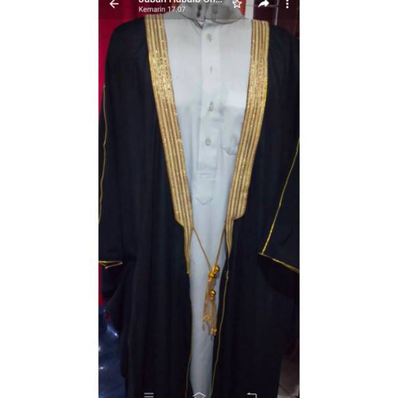 Seragam Muadzin ( Jubah dan Kain Sarung )
