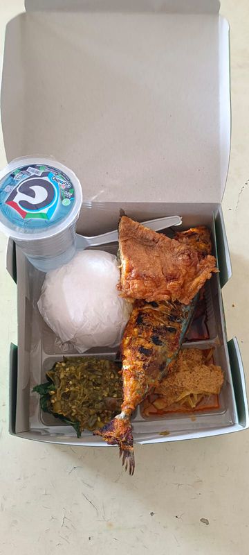 Nasi Box Ikan (Goreng/Bakar/Gulai) + Telur (Dadar/Bulat) - Goreng + Telur