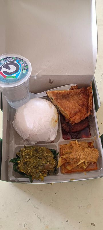 Nasi Box Rendang + Telur (Dadar/Bulat) - Bulat