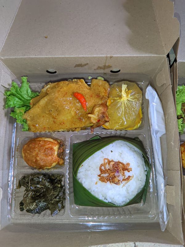 Nasi Kotak Ayam Lodho - Tanpa Telur