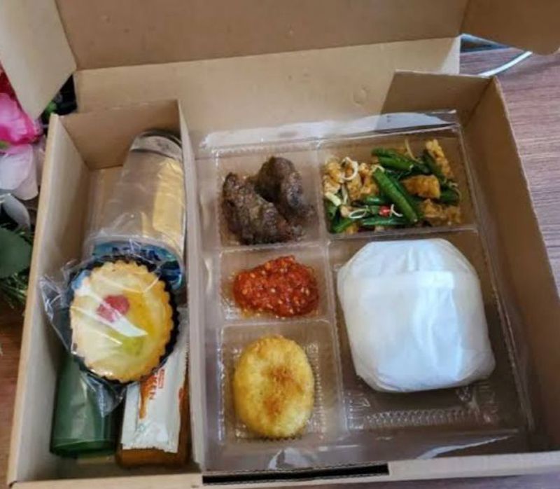 Paket Nasi Box Kotak plus snack