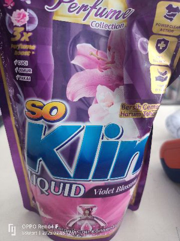 Soklin Liquid detergen cair 400ml