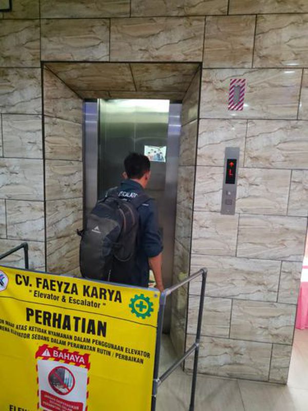 Pemeliharaan Lift Hyundai Type WBVF 1-5FLOOR