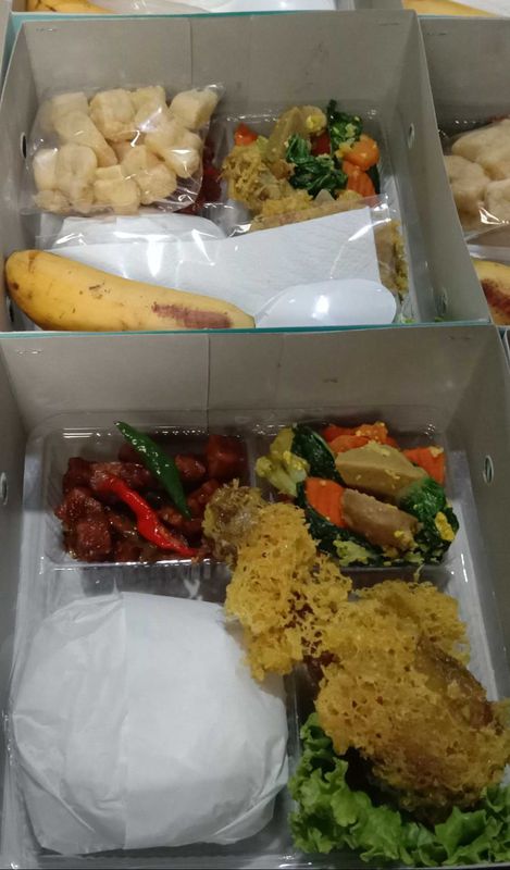 Paket Nasi Box 3 by Yeti Snack dan Catering