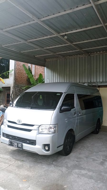 Hiace Commuter