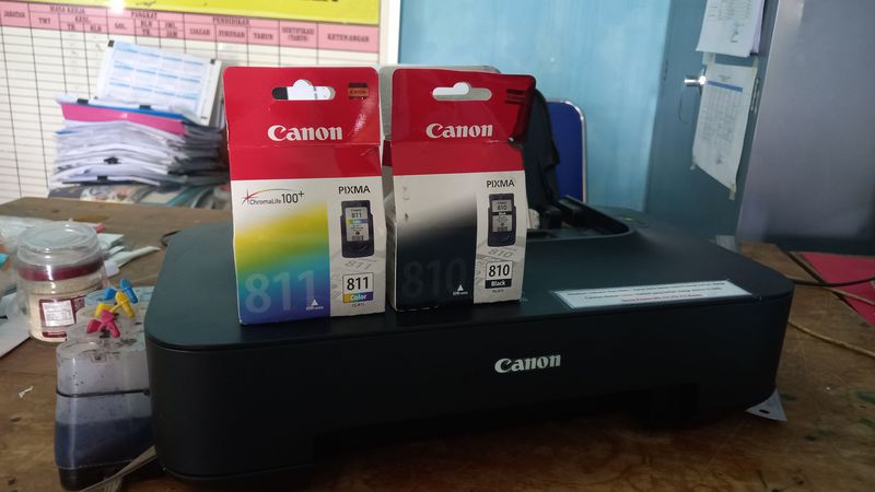 Catrid 1 Paket Hitam PG 810 & Warna CL 811 untuk printer MP 237, IP 2770, MP 258, MP 287