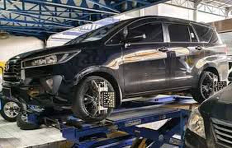 Jasa Service Mobil Toyota Innova G Reborn