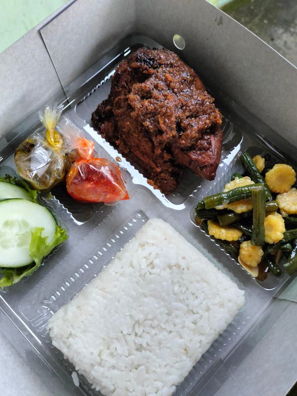 Makan dan Snack Box