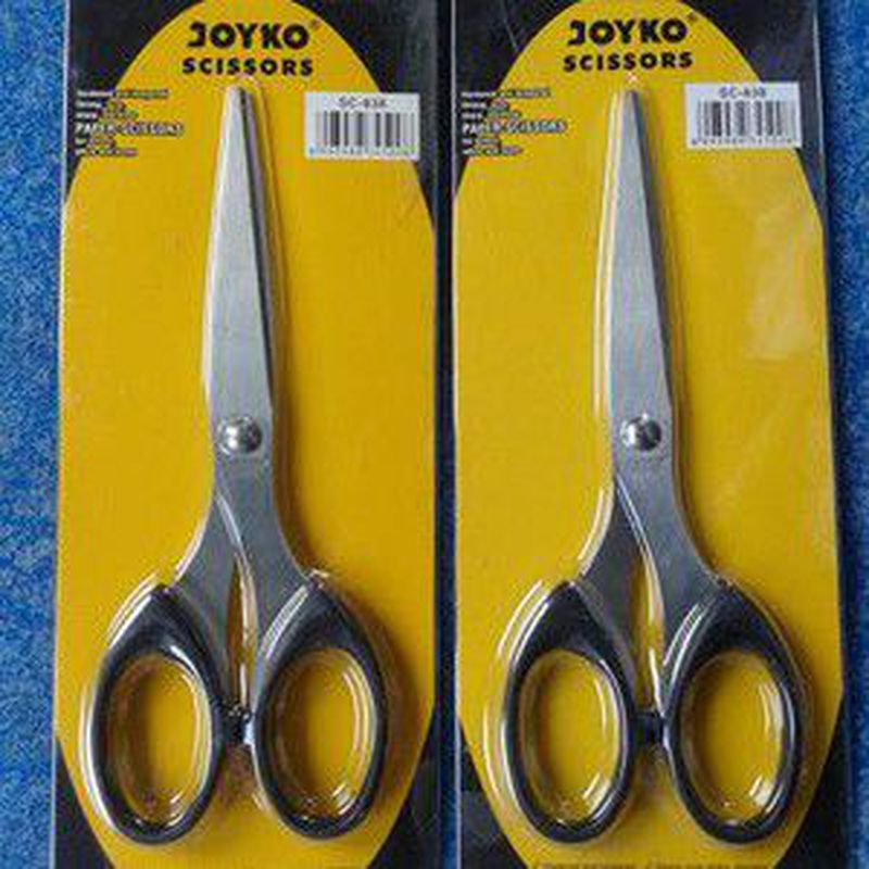 GUNTING UKURAN SEDANG