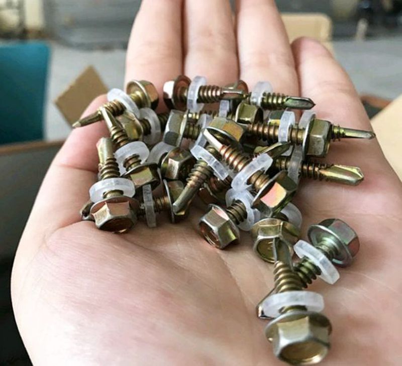 Baut Roofing 2cm isi 100pcs