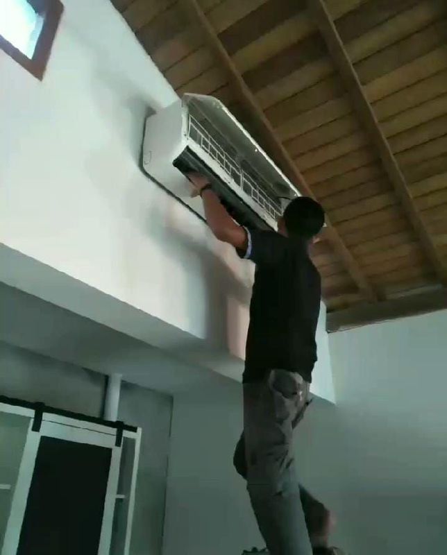 Pemeliharaan/Service AC Split