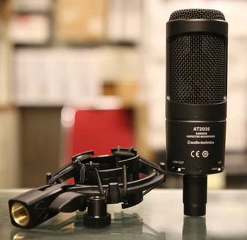 AUDIO TECHNICA (XLR) AT2035 + SAMSON PS01 POP FILTER