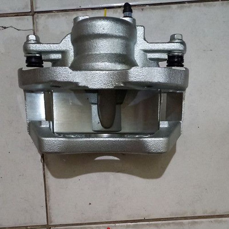 Kaliper Cakram Mobil Hilux