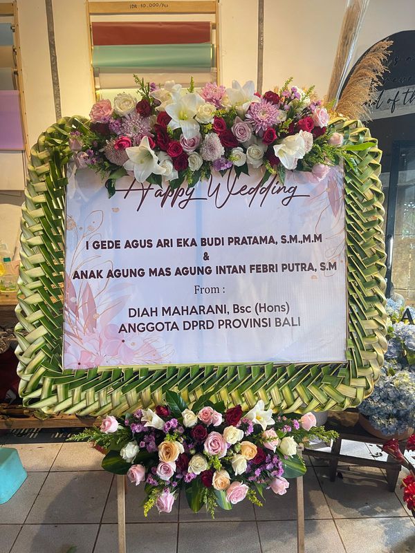 Karangan Bunga Anyaman