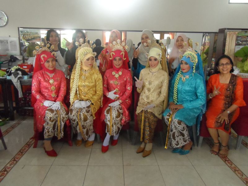 Pelatihan Tata Rias Pengantin Gaya Yogya Putri