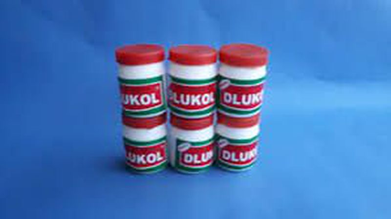 Lem pasta dlukol