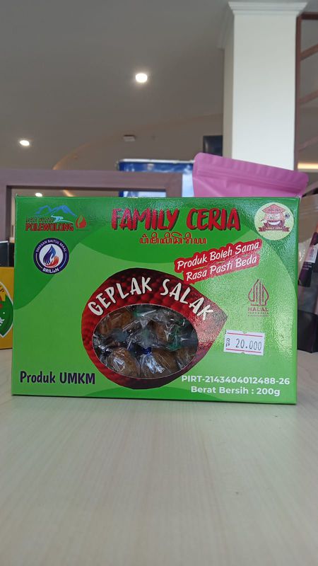 Geplak Salak Family Ceria