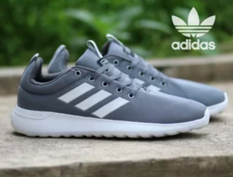 Sepatu Olahraga Adidas - 43 - Abu-Abu